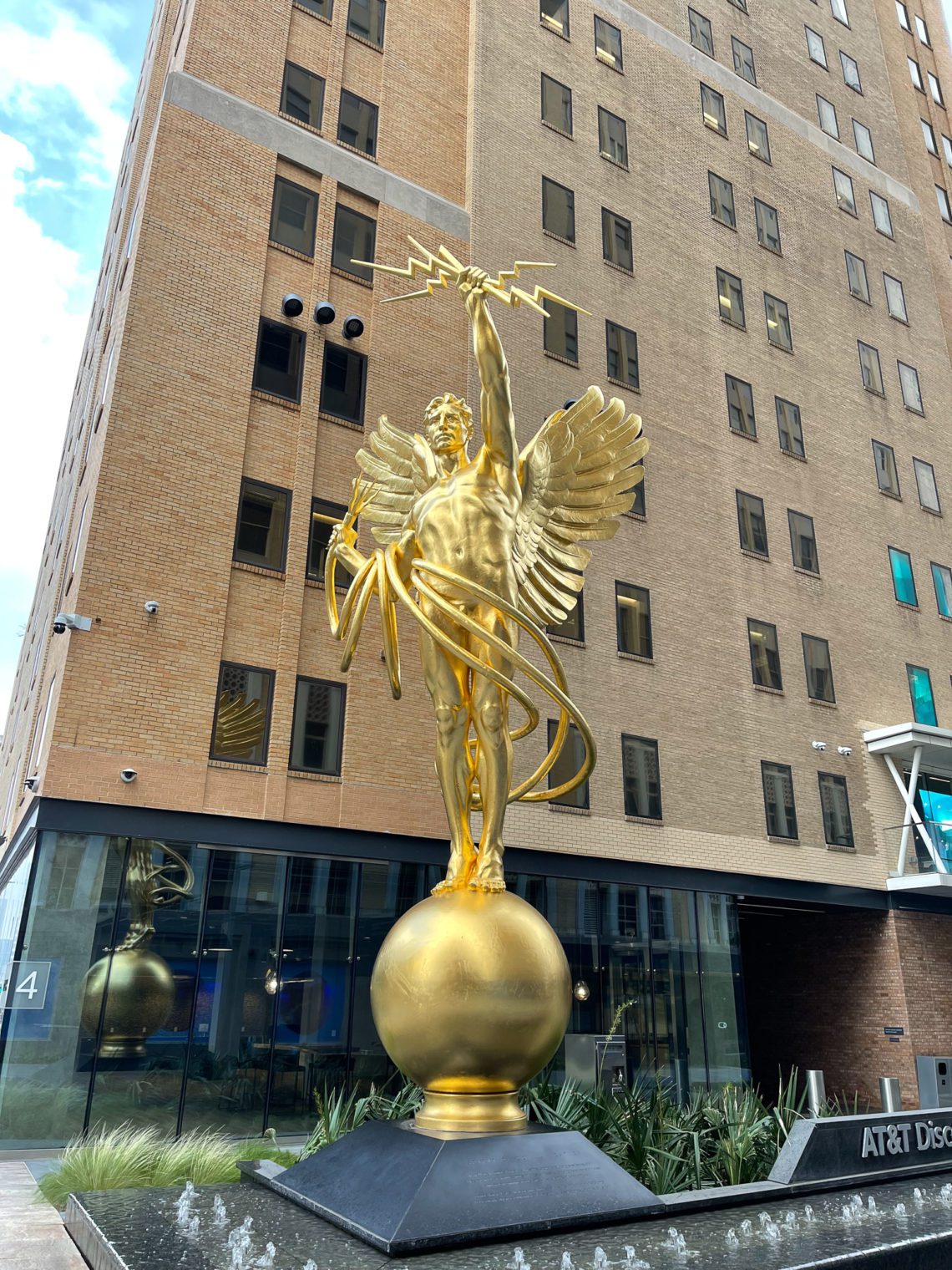 Dallas, Texas – The City We Hate to Love | Sisbehaving