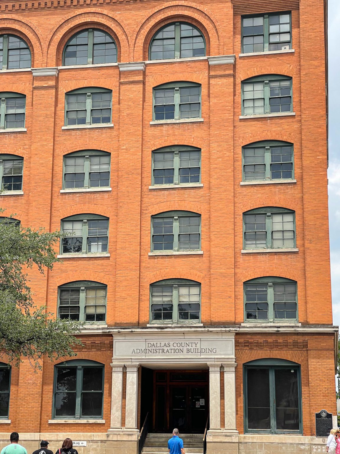 Dallas-Texas-Book-Repository-JFK-Assassination | Sisbehaving